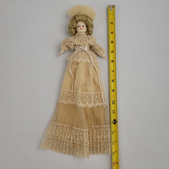 Louis Nichole | Holiday | Vtg Louis Nichole Porcelain Doll In Lace ...